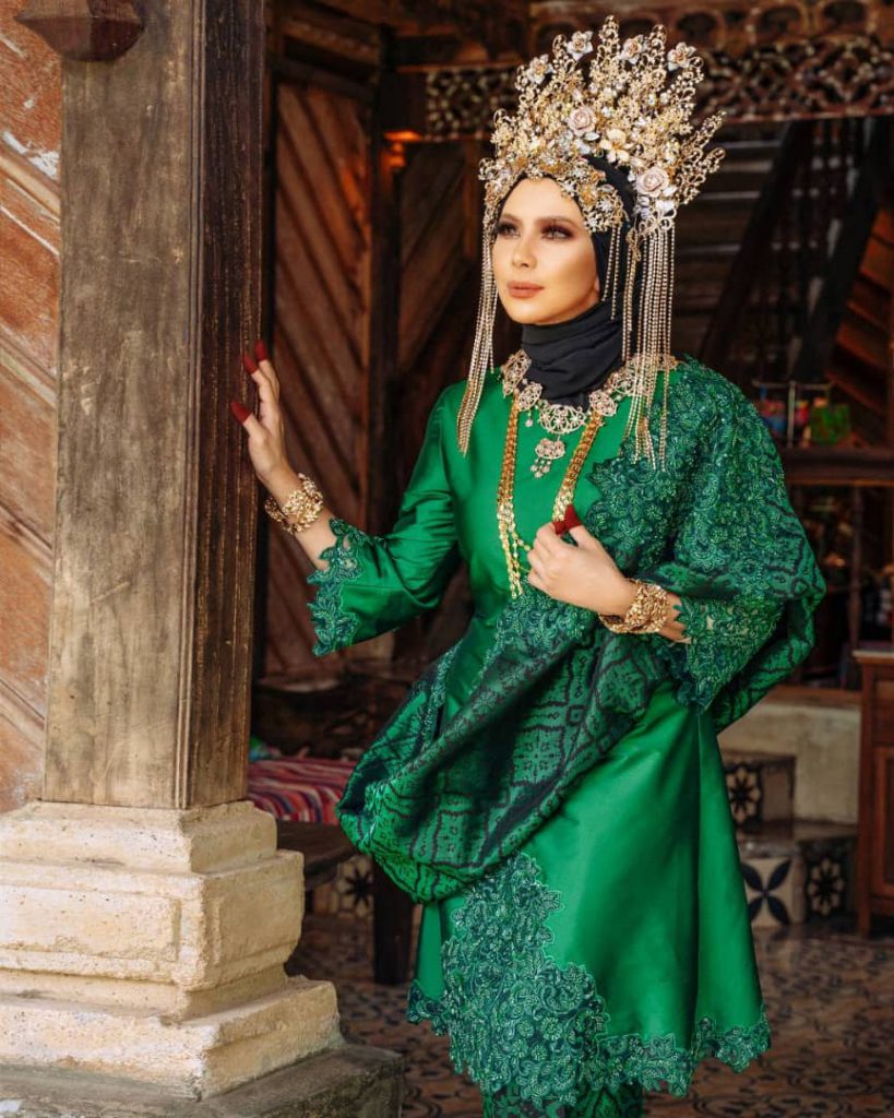 Man Kajang, Raja Songket Busana Kahwin Melayu Tawar Harga Terbaik Buat ...