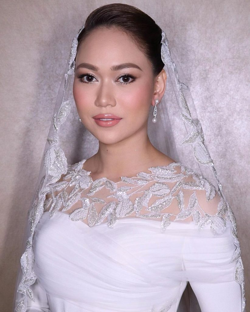 10 Tahun Menyulam Cinta, Raysha Rizrose Akhirnya Selamat Bergelar ...