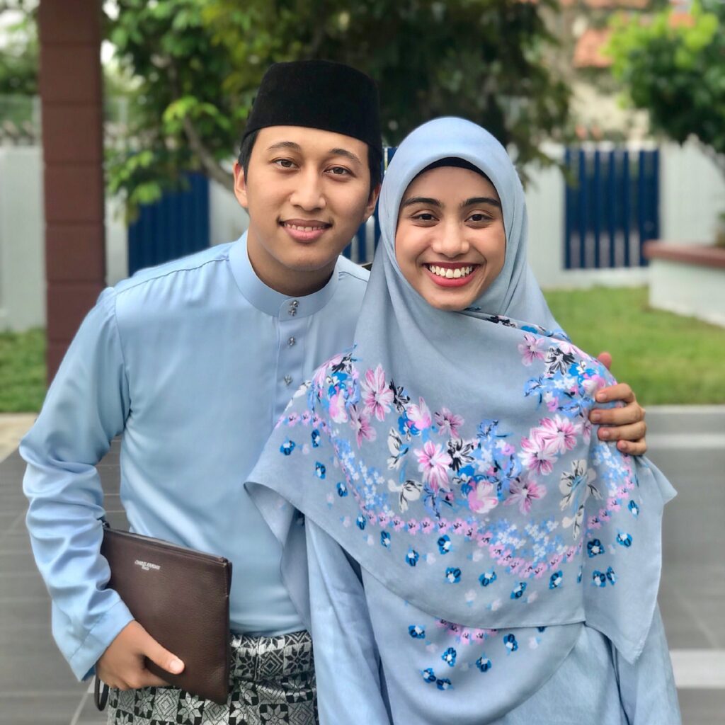 Aliff Teega Berkahwin Di Thailand, Tular Sekeping Gambar Dengan Isteri ...